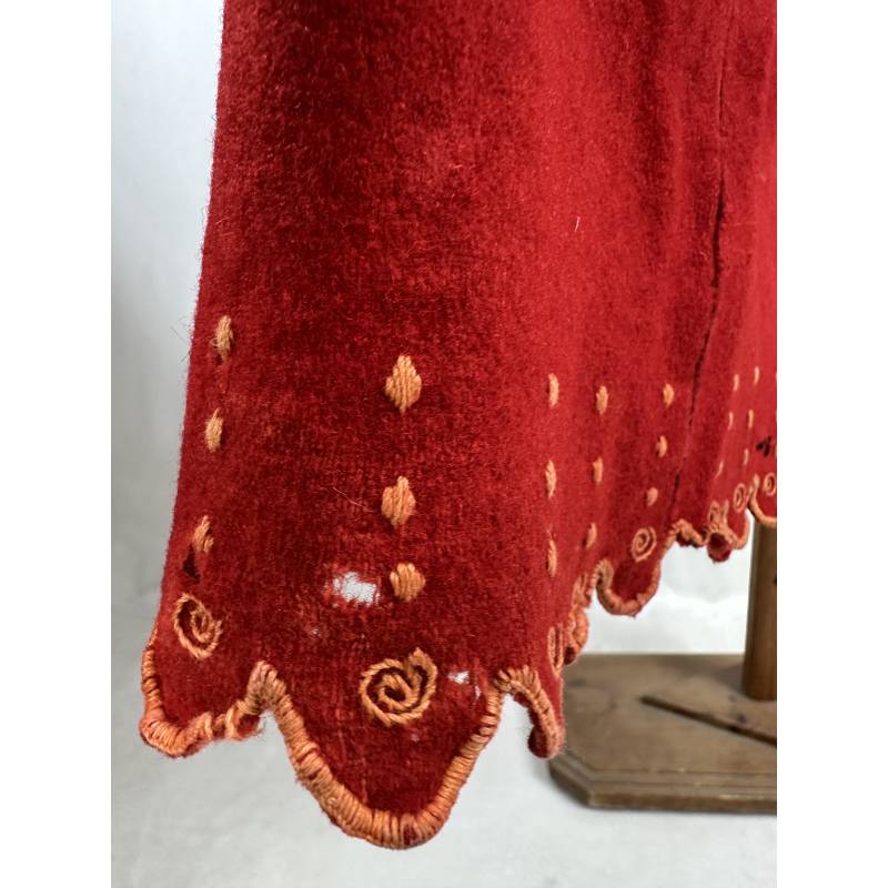 Antiguo refajo de estameña con festón